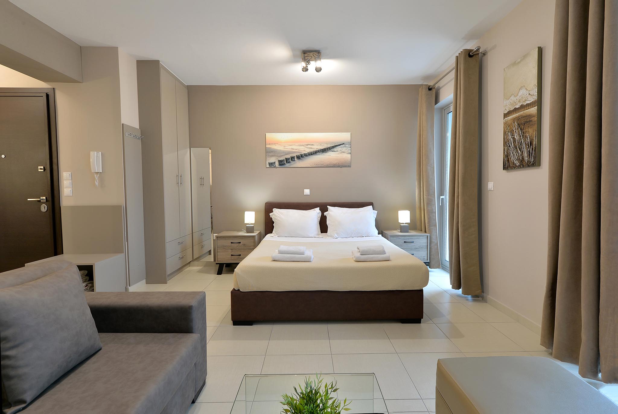Photo Gallery / ALEKOS APARTMENTS & SUITES / Athens-Artemida